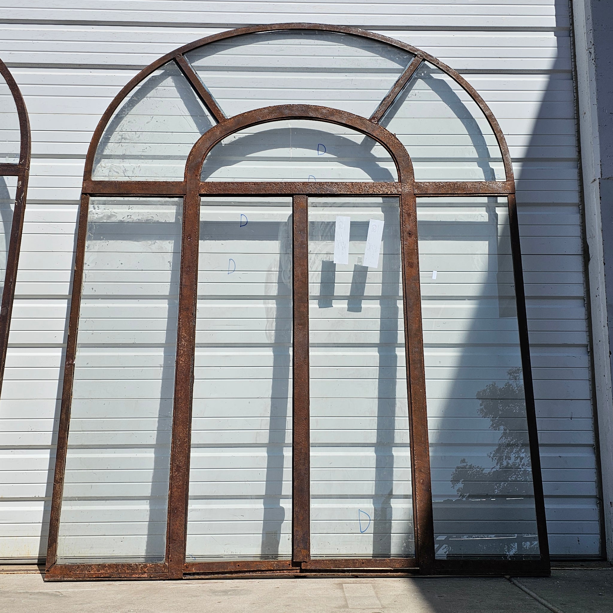 Iron Arched Window w/8 Panes - – Antiquities Warehouse