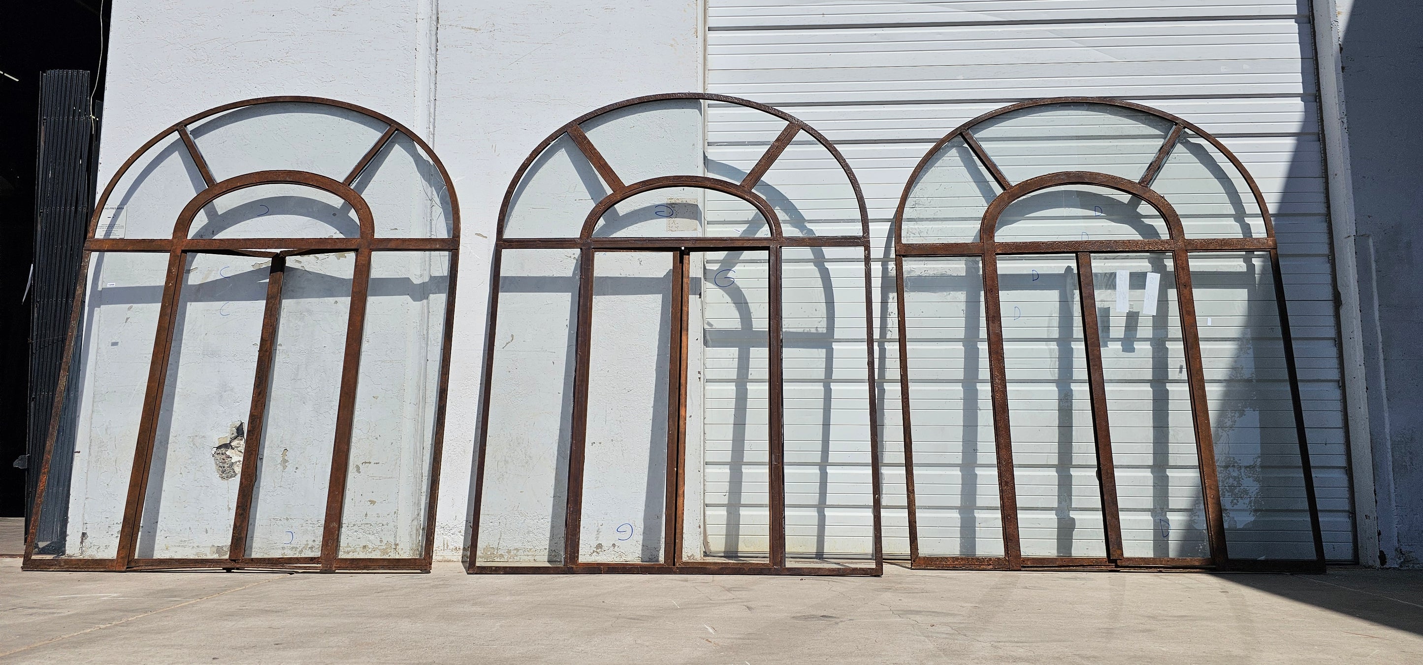 Iron Arched Window w/8 Panes - – Antiquities Warehouse
