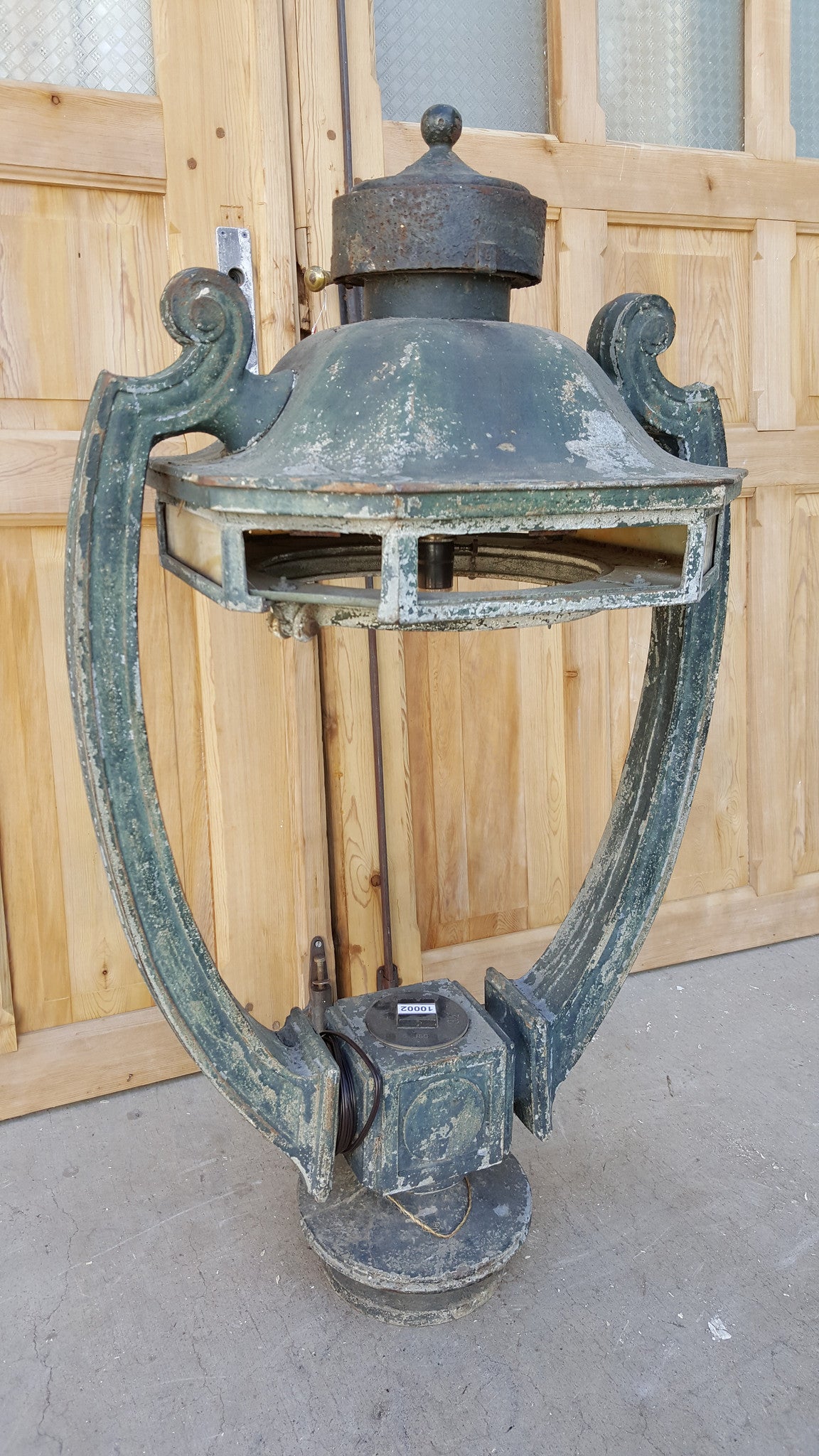 Architectural Milwaukee "Harp" Streetlight Lamp – Antiquities Warehouse