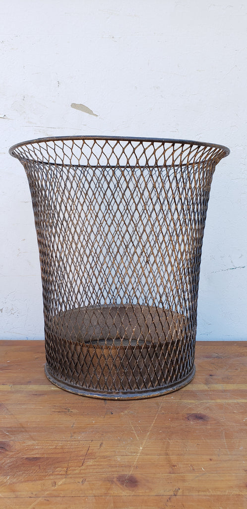 Industrial Round Wire Trash Basket (Container) – Antiquities Warehouse